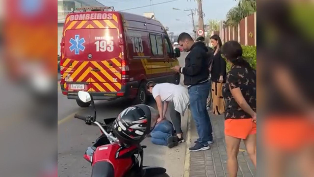 Colisão entre moto e carro deixa motoboy ferido em Tijucas | Jornal Razão